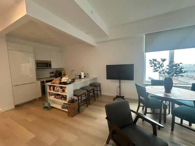Private Bedroom Available in NYC Luxury Apartme