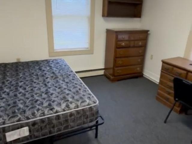 Private Bedroom Available in a 3 Bedroom, 2 Bath