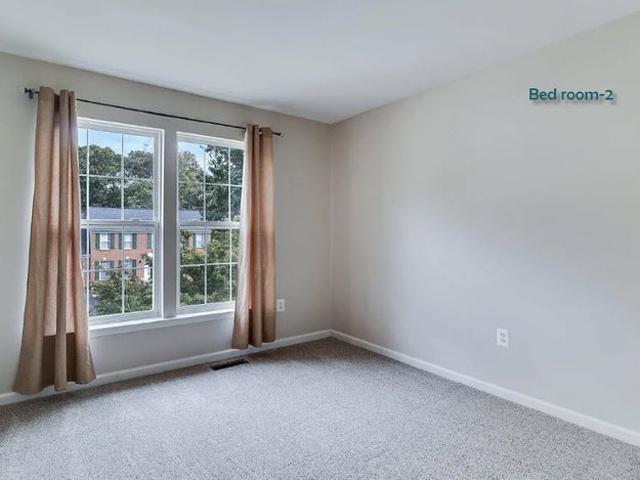 Private bedroom available in a quiet single family