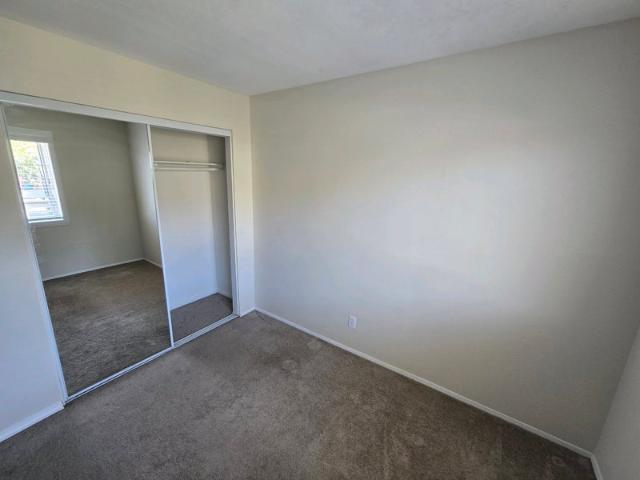 Private bedroom available in Escondido