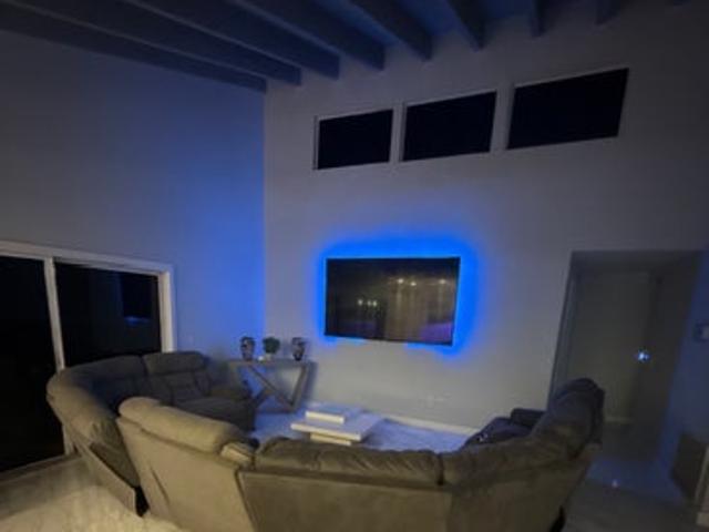 Private Bedroom Available in Quiet Miami Home