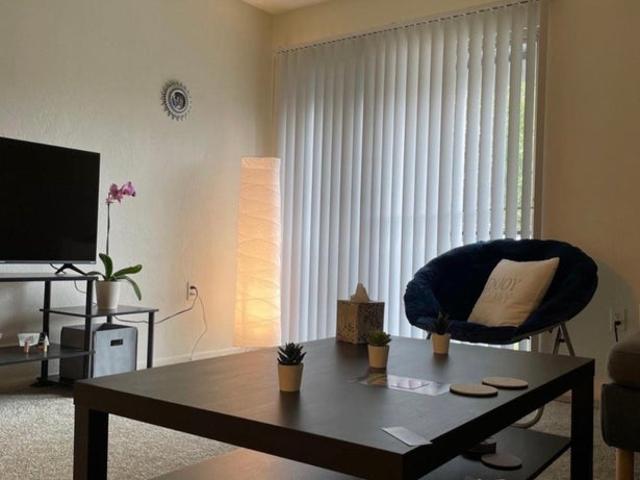 Private Bedroom & Bath in Furnished Apt Near UF