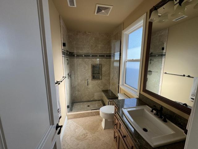 Private Bedroom + Bath in Spacious Redondo Home