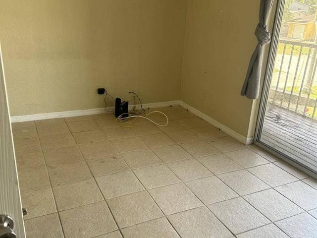 PRIVATE BEDROOM, BATHROOM,BALCONY