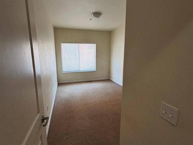 Private Bedroom + Bathroom Downtown