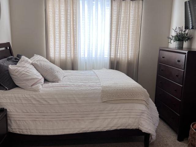 Private bedroom & bathroom in upper Yucaipa