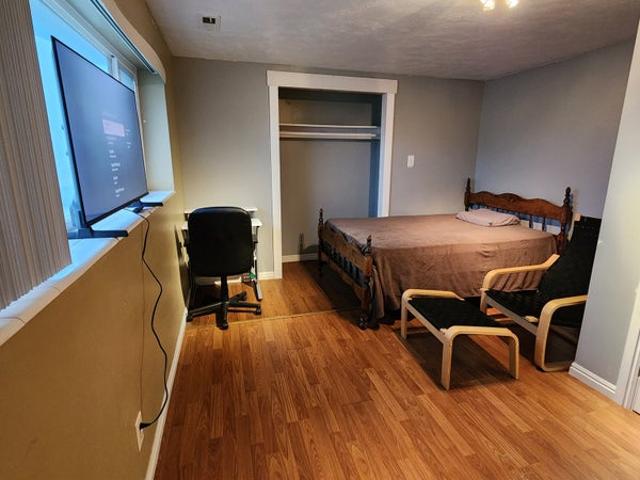 Private Bedroom for rent