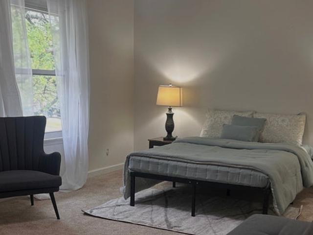Private bedroom for rent