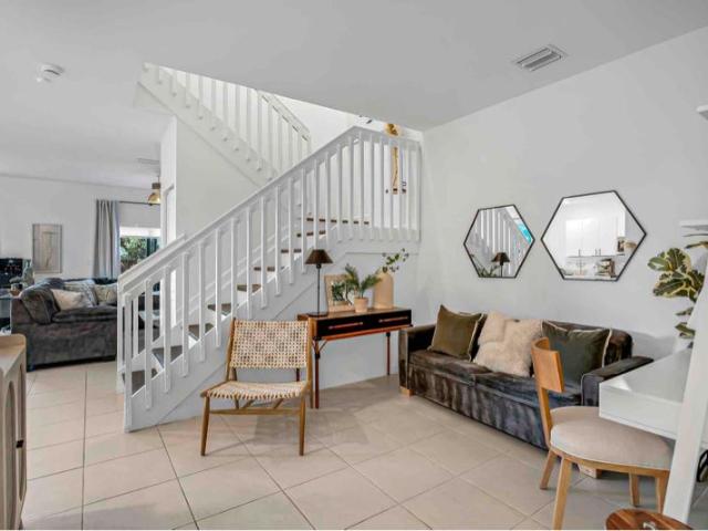 Private Bedroom for Rent in Gated Community_Miami