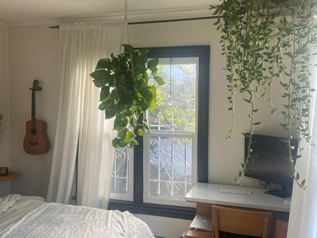Private bedroom for rent in heart of Echo Park