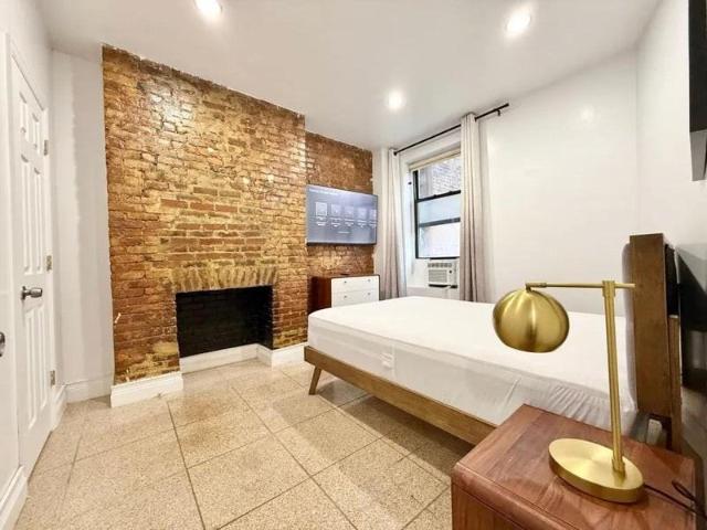 Private Bedroom in 3 Bedroom/1 Bathroom Home 3 Bedroom Apartment for Rent at 2254 2nd Ave, New York, NY 10029 East Harlem