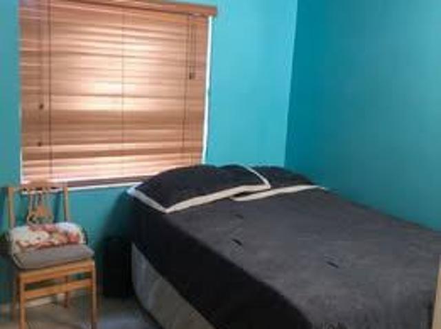 Private bedroom in 3/2 Seminole home