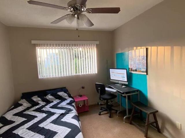 Private bedroom in Central Hollywood