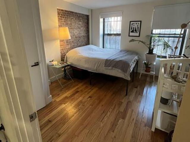 Private Bedroom in a Warm Brooklyn Home with Outdoor Space