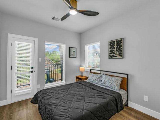 Private Bedroom in a Peaceful Shared Home