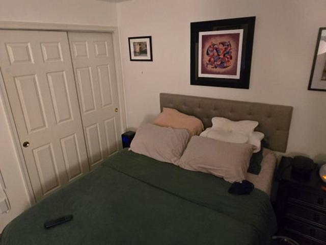 Private Bedroom in Beautiful Society Hill Townhome