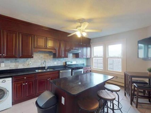 Private Bedroom in Bright East Cambridge Home Near Lechmere Station