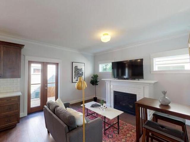 Private Bedroom in Gorgeous Humboldt Home With Patio