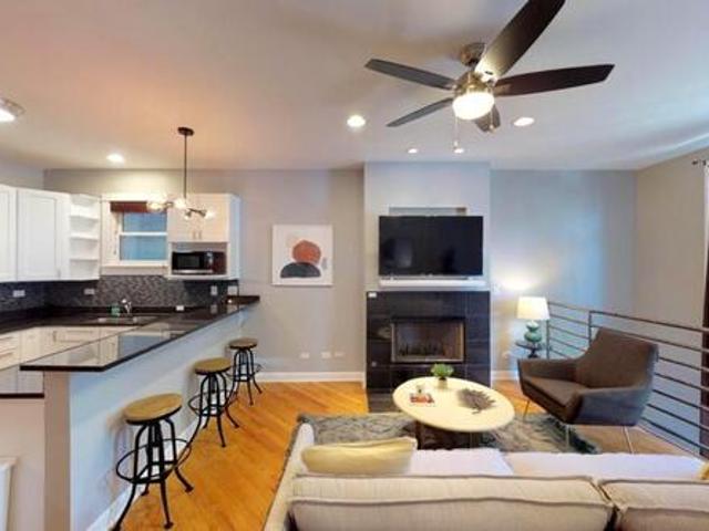 Private Bedroom in Delightful Logan Square Home With Incredible Views