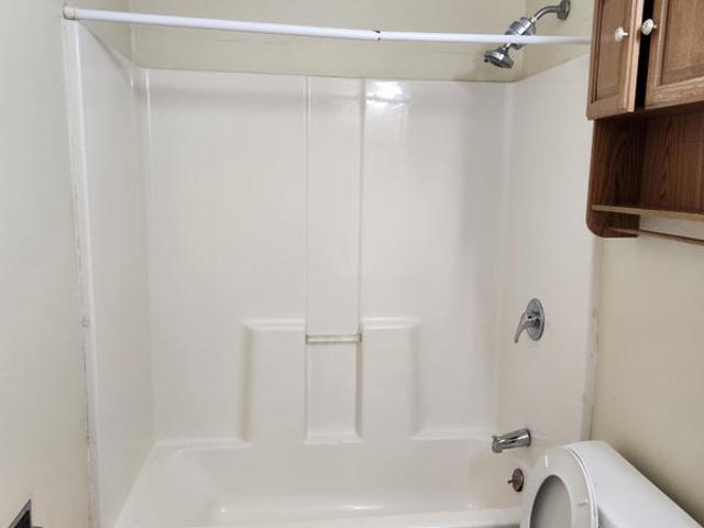 Private Bedroom in Lawrence Townhome Near KU