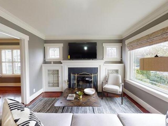 Private Bedroom in Spacious North Queen Anne Home with Fenced Backyard