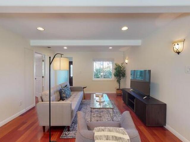 Private Bedroom in Wonderful Cupertino Home With Backyard Garden