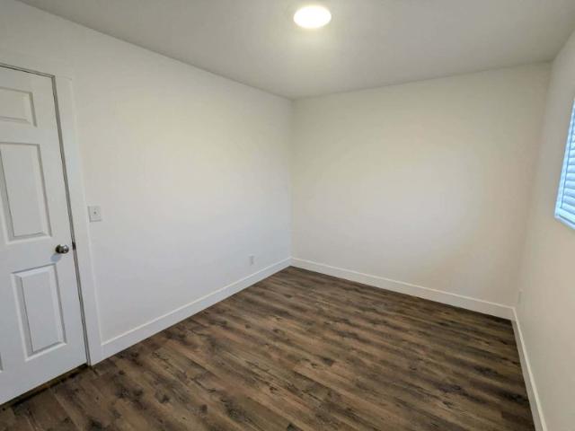 Private Bedroom_Shared Bathroom