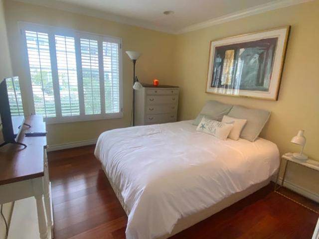 Private Bedroom + Private bath in Condo Female