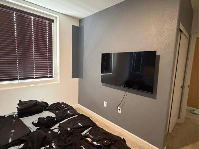 Private Bedroom + Private Bathroom!
