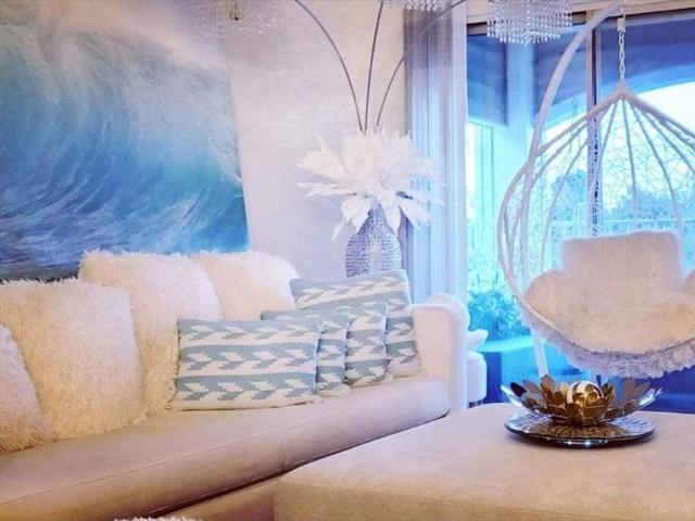 Private Bedroom w Private Bathroom
