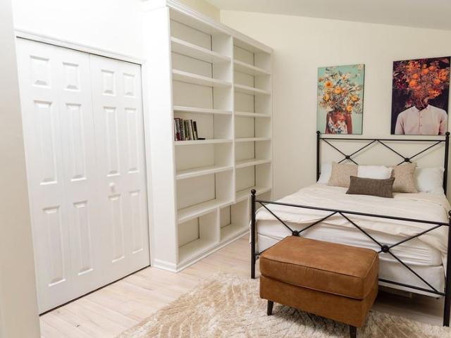Private Bedroom Walking Distance from Bowie Town