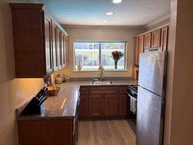 Private Bedroom with Bathroom Ideally Located