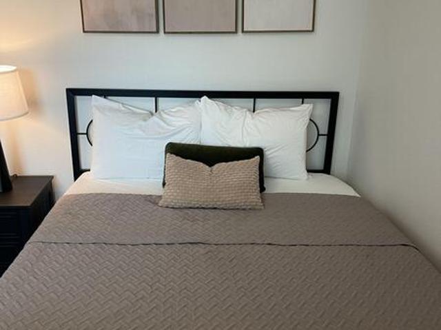 Private Bedroom with En Suite Bath | Gated Modern Home Safe & Comfortable Living • Easy Access to 610, I 45 & Beltway Convenient Location Near Work, Shopping & Dining