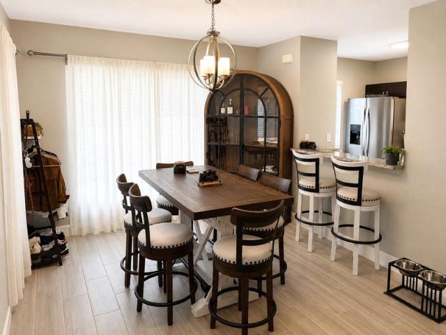 Private Bedroom with Private Bathroom – Brandon, F