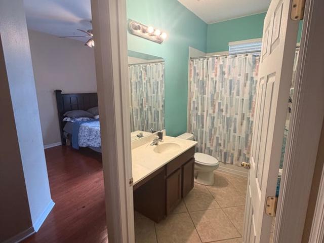 Private bedroom with private bathroom in Ocoee