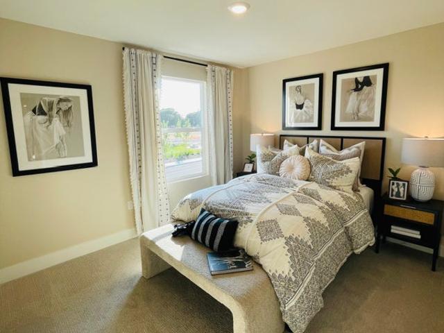 Private Bedroom wshared Bath for Rent in Sacram
