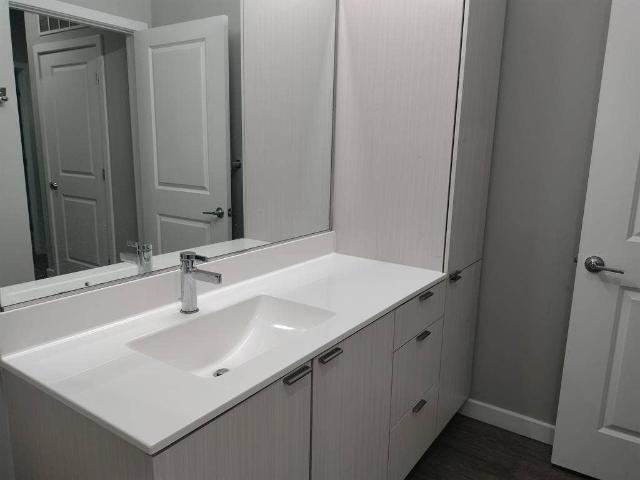 Private bedroom/bath near Twinbrook