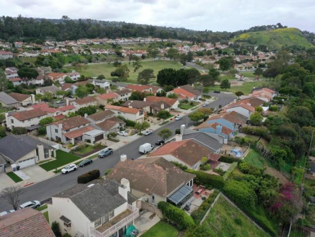 Private bedroom/bathroom with City Views