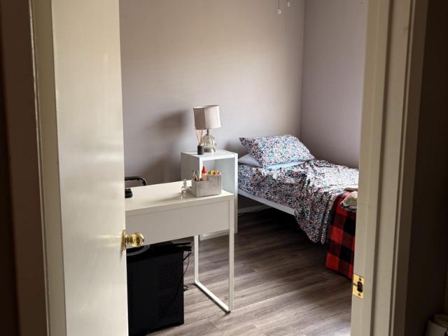Private Bedrooms in Canyon Crest Neighborhood
