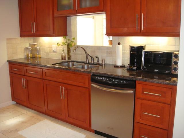 Private bedroom/share bath, female, UCLA/SMC