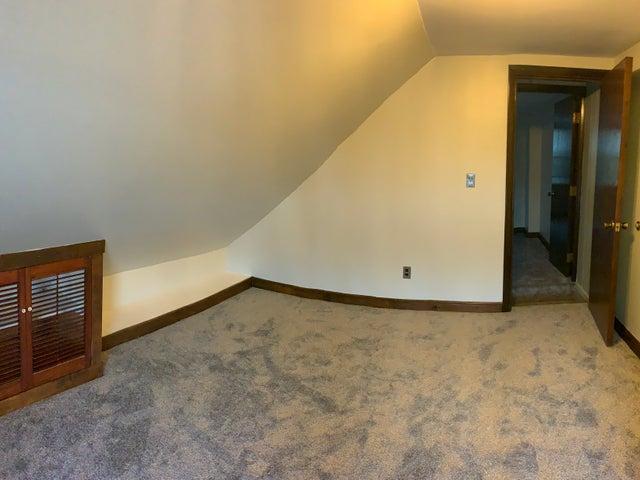 Private BR for one person in a 4 Bedroom Apartment