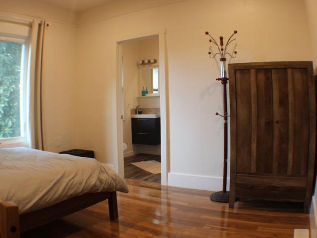 Private BR with a private bath in Redwood City