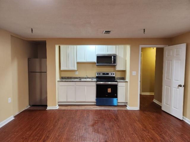Private BRbathroomkitchen to rent