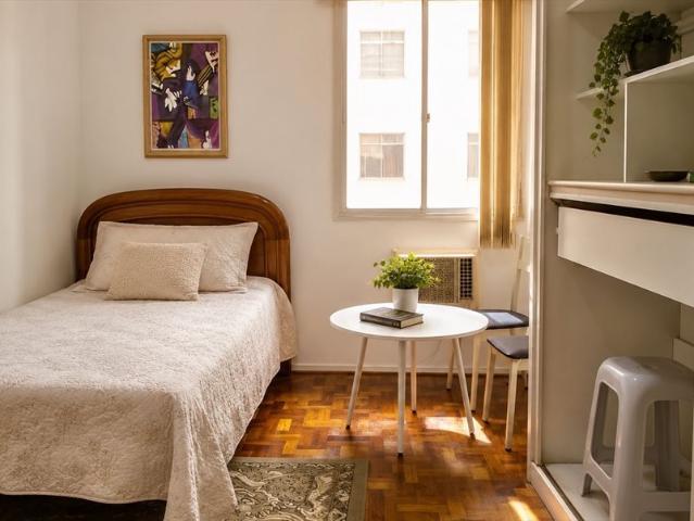 PRIVATE COSY ROOM COPACABANA | 1 BLOCK FROM THE BEACH