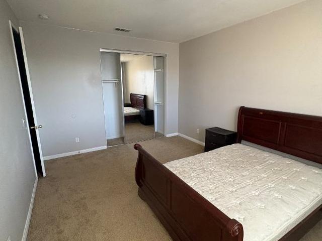 Private cozy warm room for rent