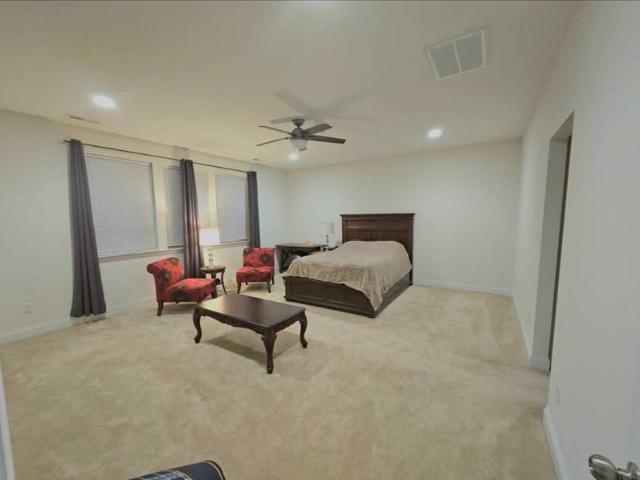 Private ensuit room all utilities included