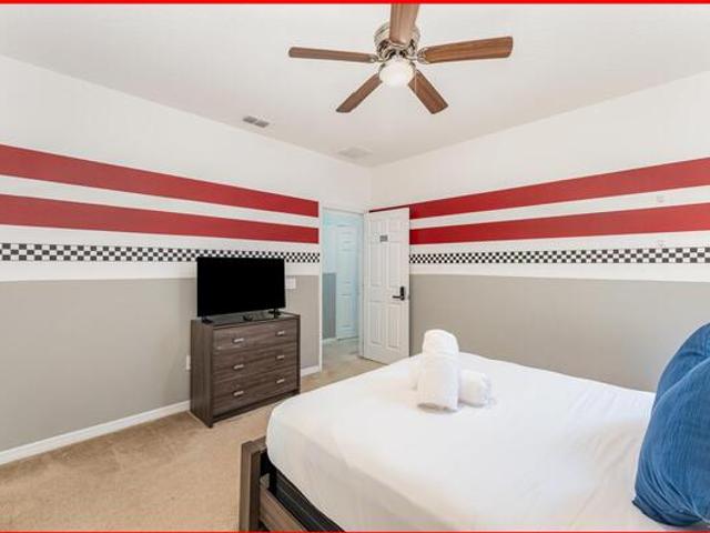 Private Ensuite bathrooms | Affordable & Peaceful Living in Davenport, FL – Near Disney, I 4 & Shopping! Parking Spaces | All utilities included