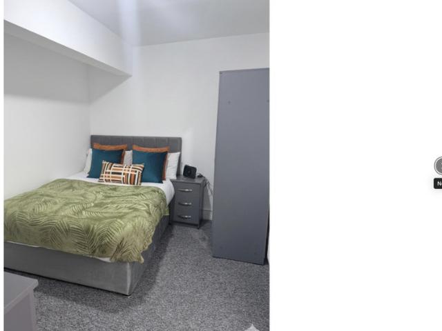 Private Ensuite Double Room Shared Kitchen Access