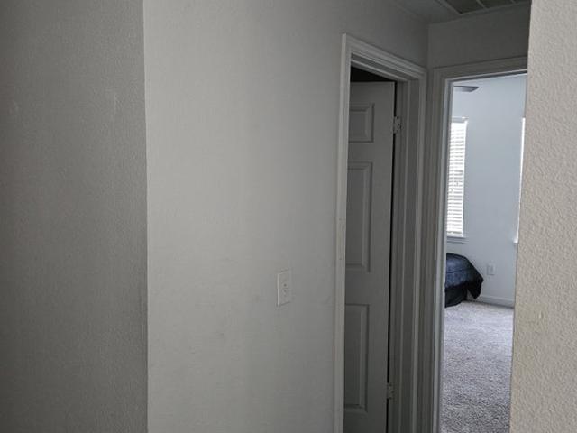 Private Entry Suite Near The Domain