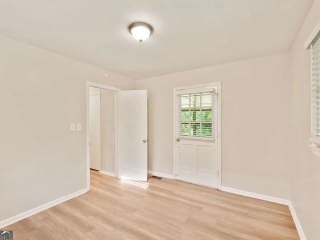 Private Entrance and Bathroom